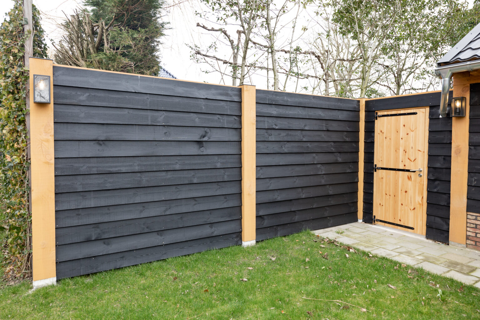 Schutting zwart rabat enkelwandig kopen? Outdoor Gigant.